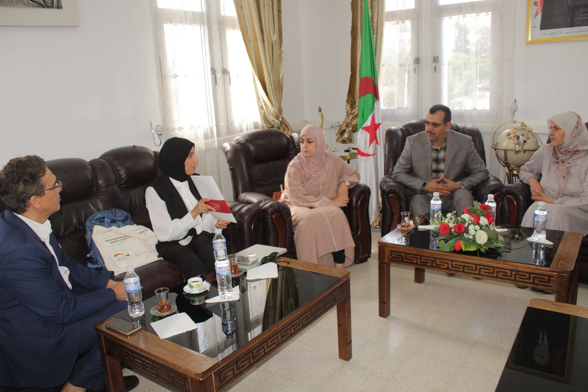 Die Universität Blida1 erhält den technischen Berater der International Development Cooperation ...